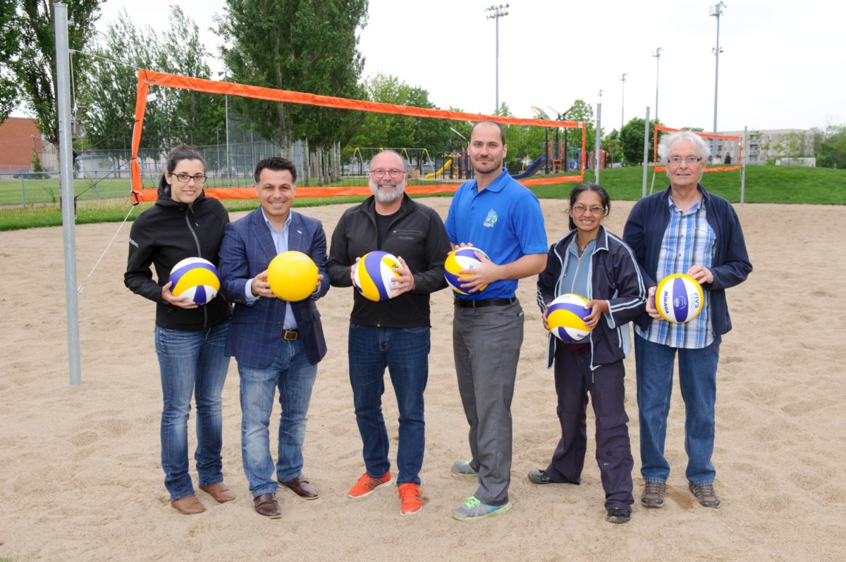 Inauguration de deux terrains de volleyball de plage - Courrier Laval