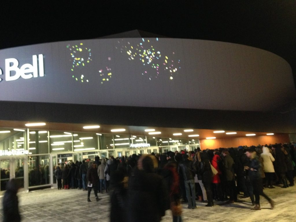 Des internautes se prononcent sur le chaos à la Place Bell - Courrier Laval