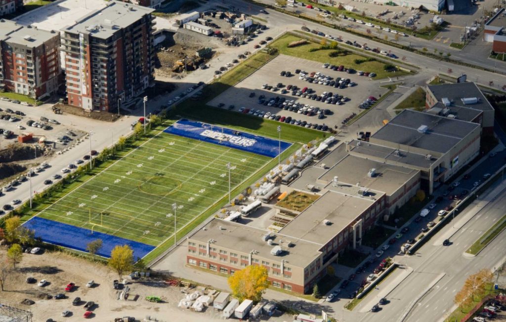 Le Collège Letendre loue du stationnement - Courrier Laval