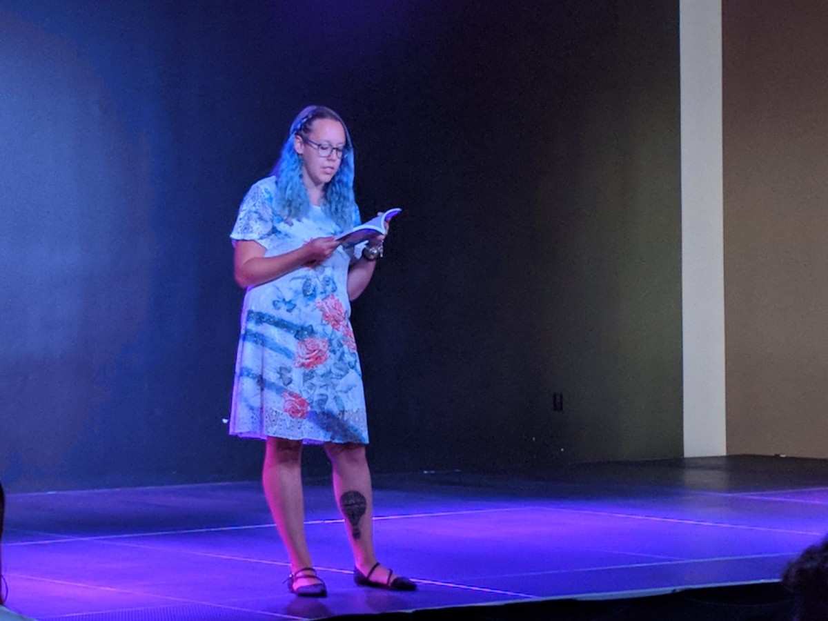 Anick Landry publie deux tomes en un - Courrier Laval