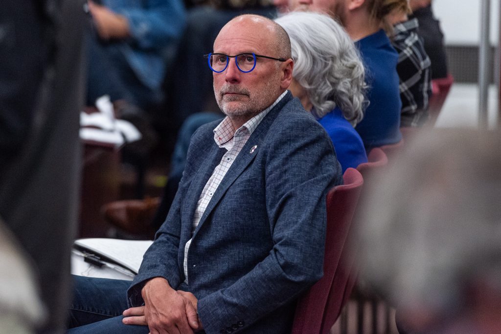 Michel Trottier se lance - Courrier Laval