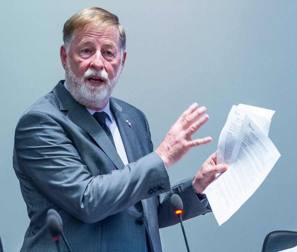 Marc Demers défend son RCI - Courrier Laval