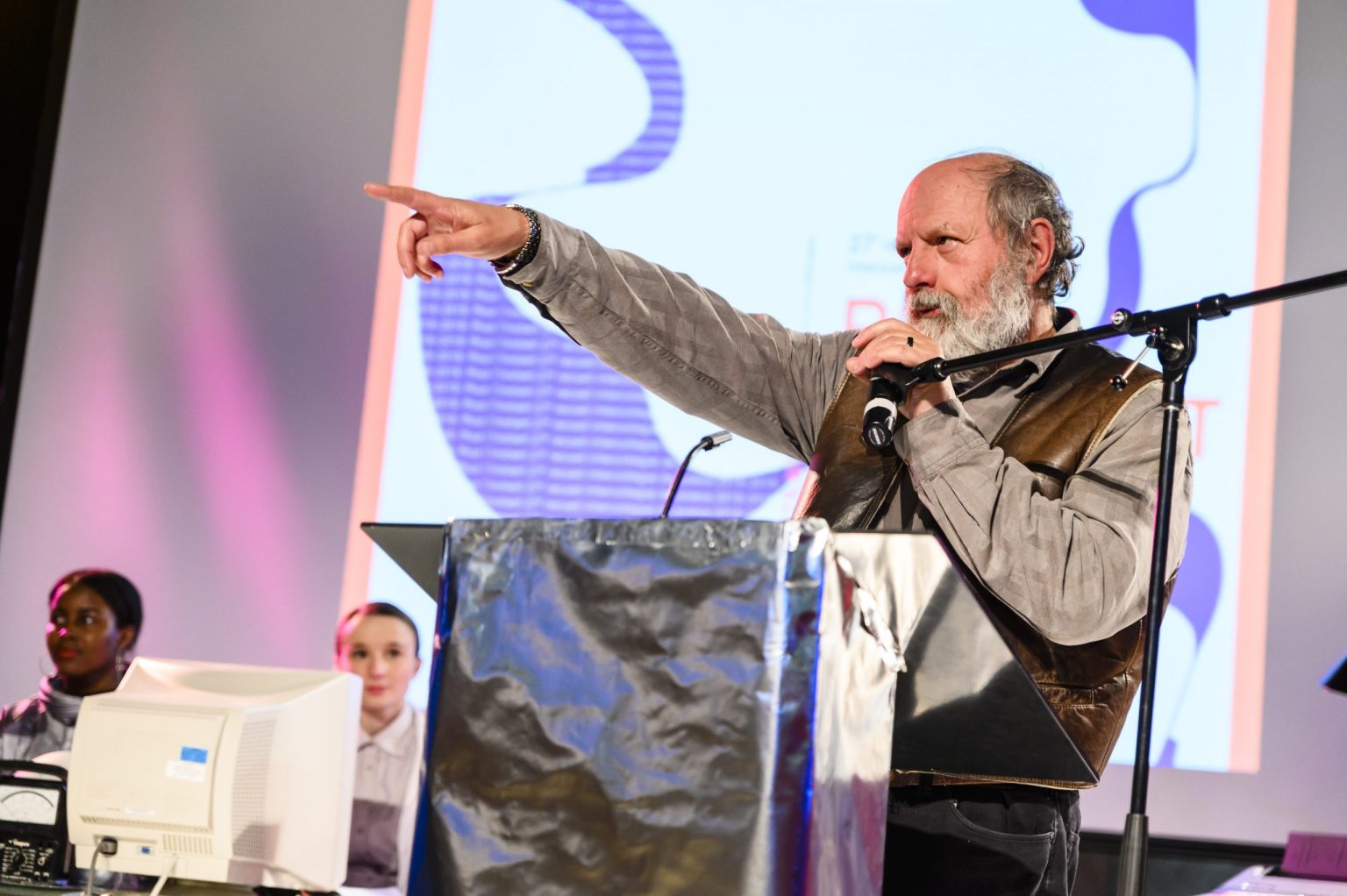 Deuxième remise du Prix Patrick-Coppens - Courrier Laval