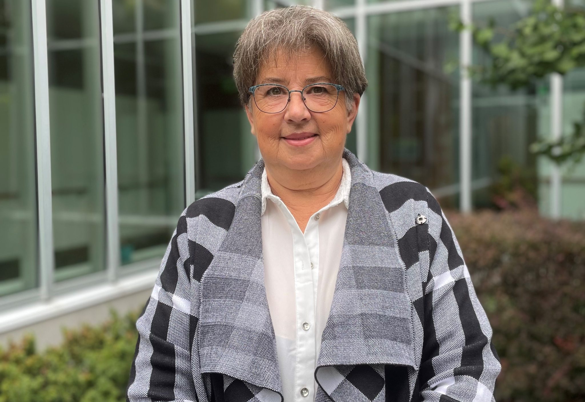 Une infirmière auxiliaire récompensée à la Cité-de-la-Santé - Courrier ...