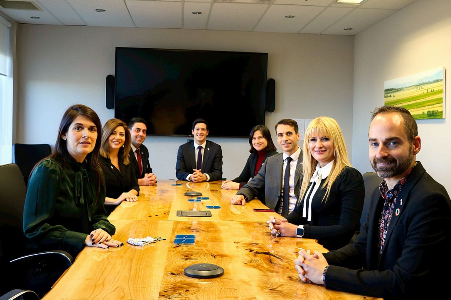 Le salaire de base des élus passera de 33 780 à 54 000 $ - Courrier Laval