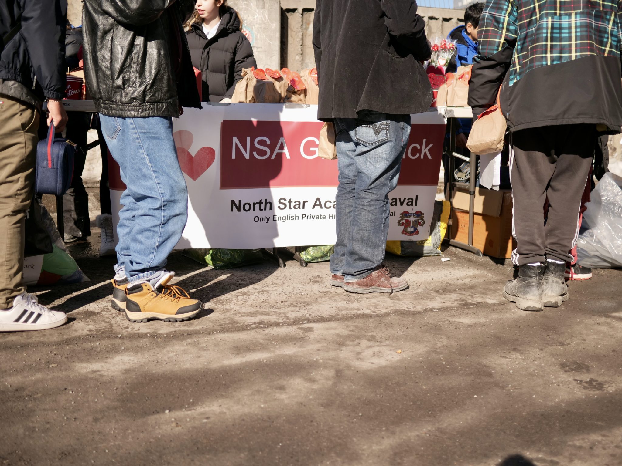 L’Académie Étoile du Nord Laval donne au suivant à la Saint-Valentin ...