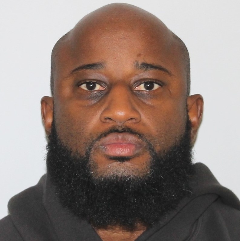 Homme arrêté pour le meurtre près de la Place Bell en mai