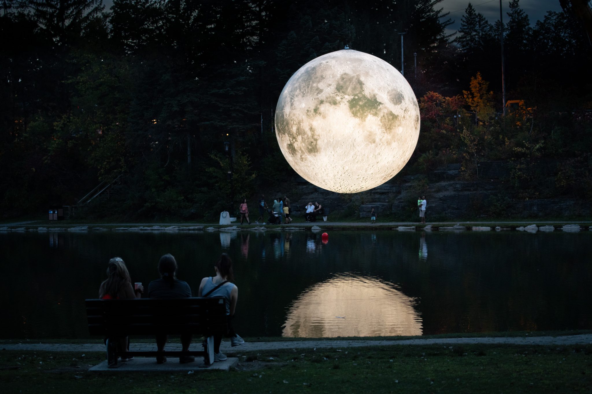 Découvrir le dark side of the moon au Centre de la nature - Courrier Laval