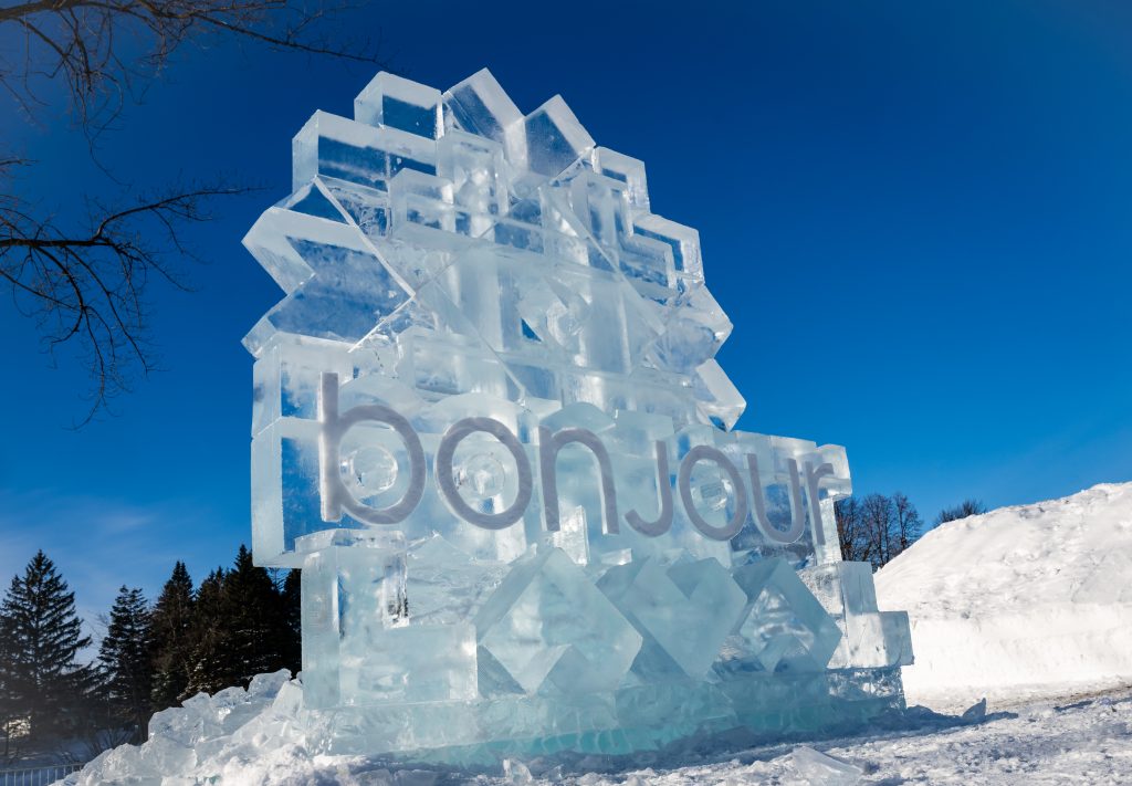 Un flocon de glace géant décore le Centre de la nature