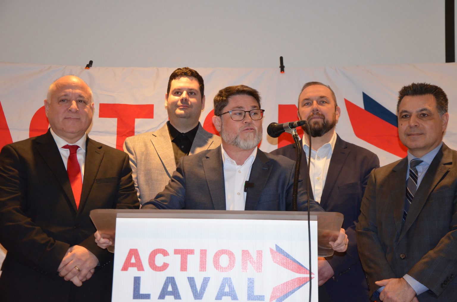 Candidat d’Action Laval, Frédéric Mayer veut mettre de l’ordre dans les ...