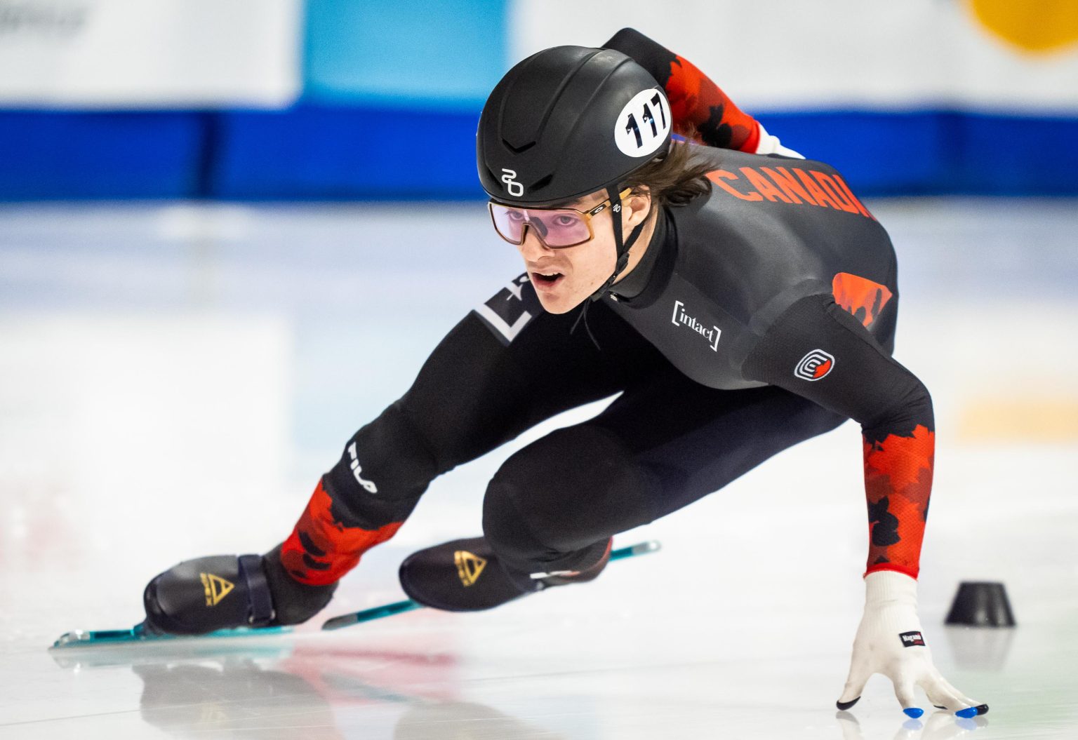 Mathieu Pelletier champion mondial junior en patinage de vitesse courte ...