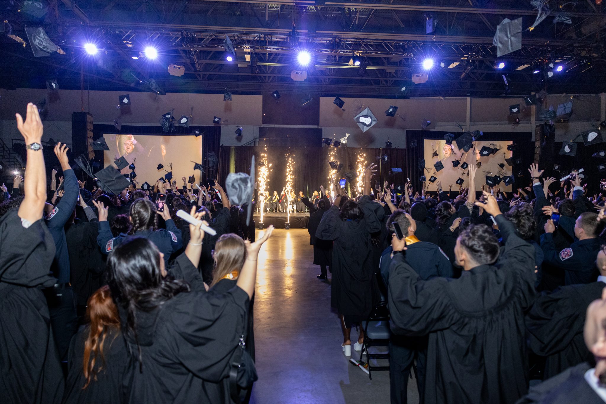 Le Collège Montmorency célèbre 875 finissants à la Place Bell