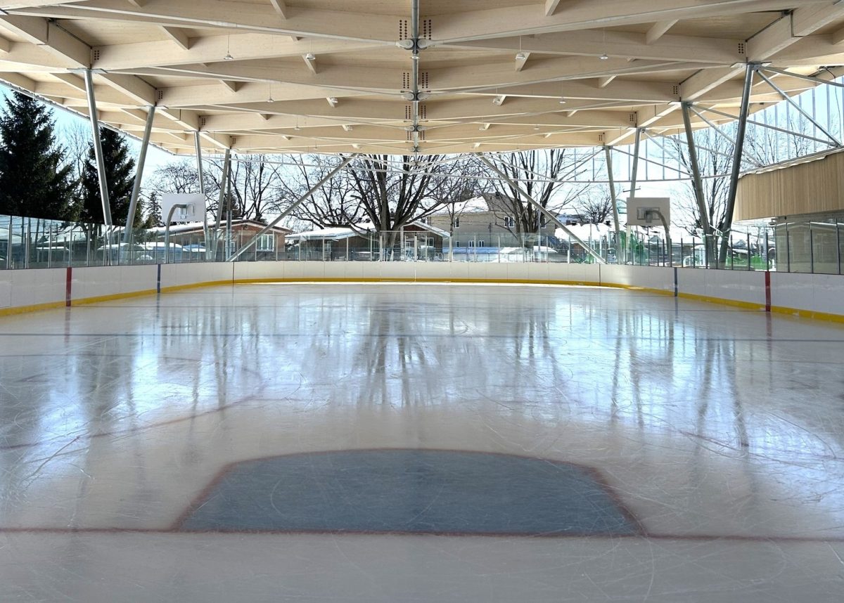 Laval ouvre sa première patinoire couverte réfrigérée